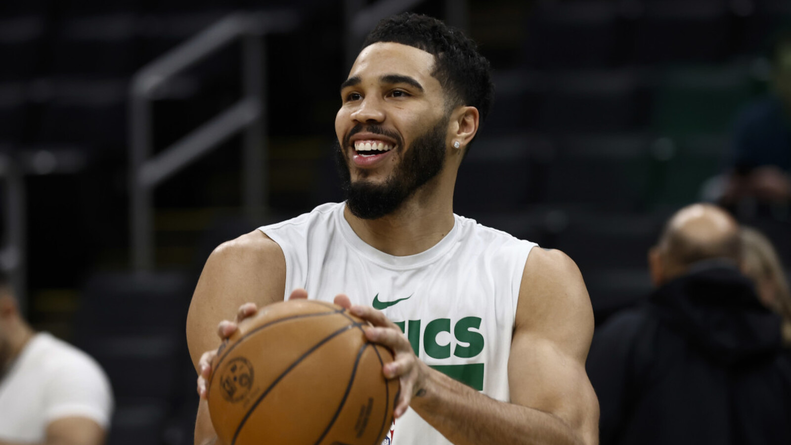 Celtics’ Jayson Tatum Sends Exciting Message About Next Season Amid Injury Recovery | Yardbarker