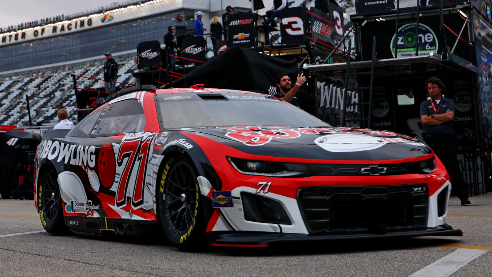 Watch: 'The Big One' strikes in NASCAR Truck Series race | Yardbarker