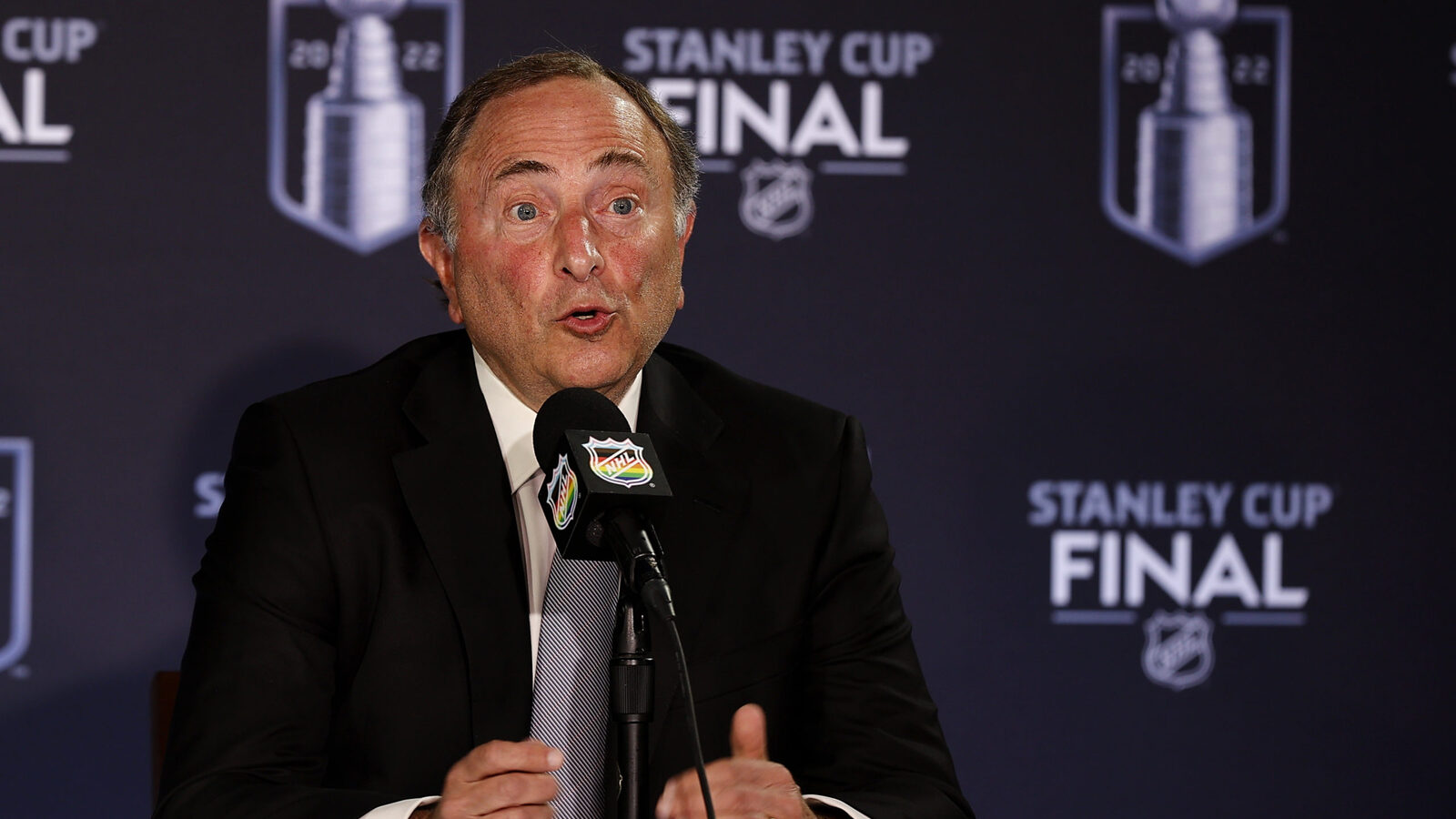 Rogers, NHL formally announce 12-year television rights deal | Yardbarker