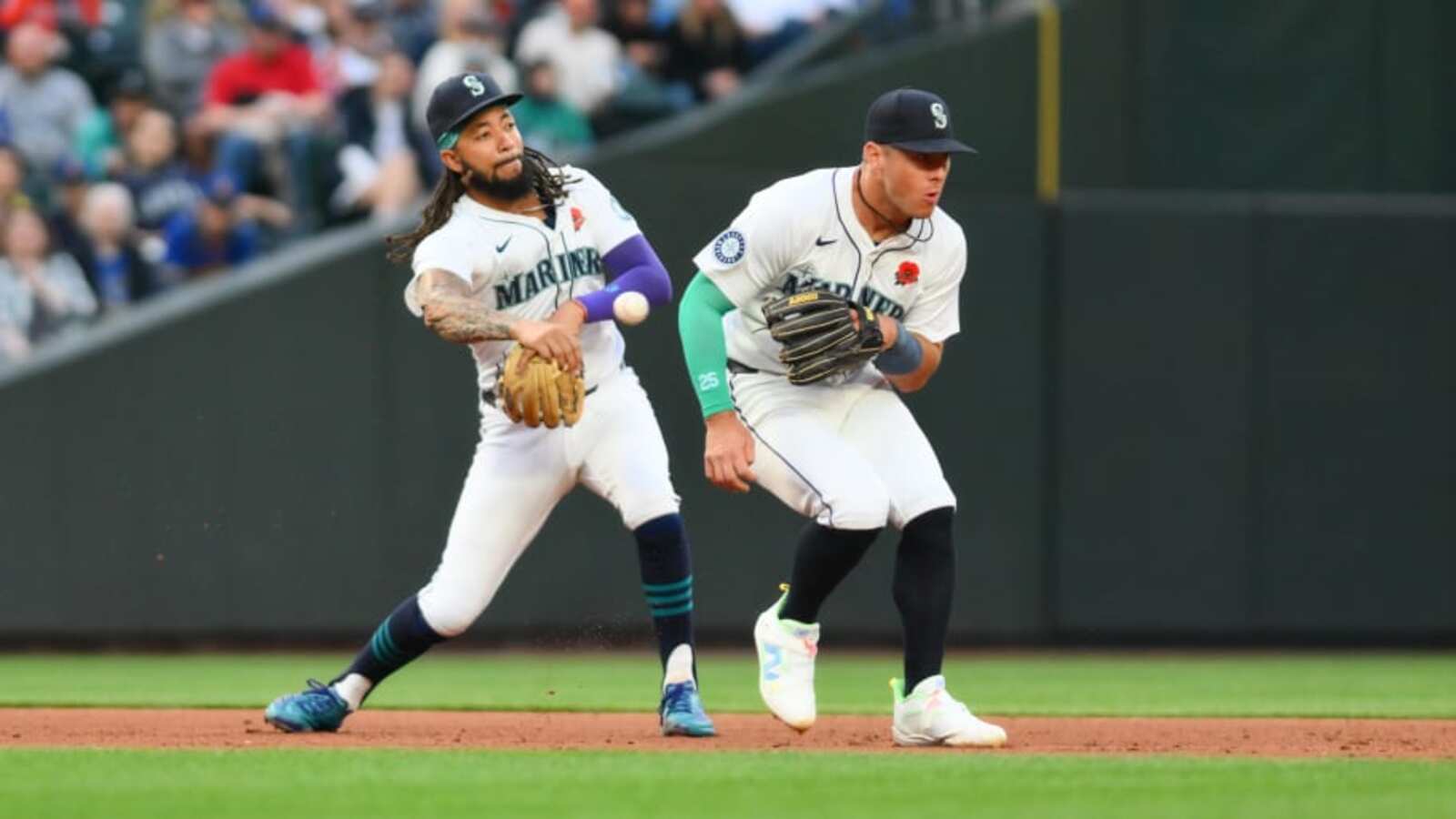 Mariners' Shortstop Leading Baseball in This Important Category ...