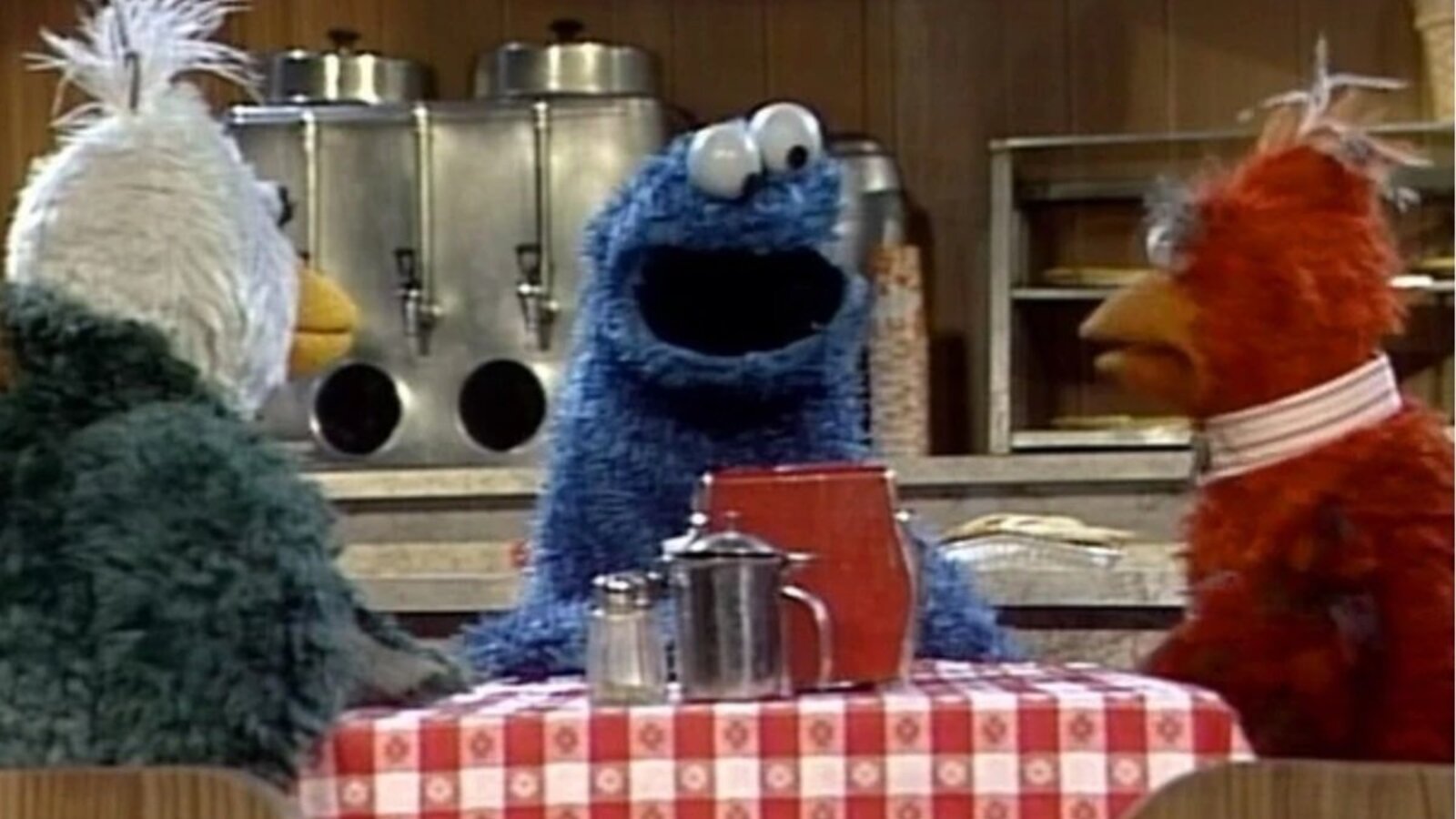 SESAME STREET Parodied David Lynch’s Signature Weirdness in 'Twin Beaks ...