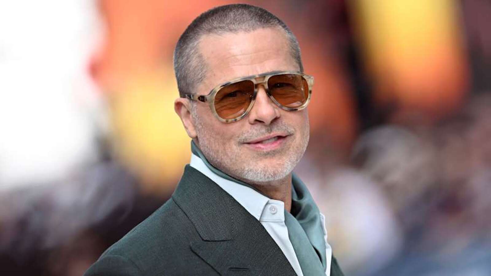Brad Pitt shows true colors to Eagles fans with brutal Bradley Cooper ...