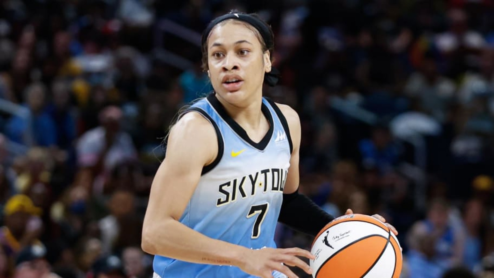 Chennedy Carter Drops 34 in Chicago Sky's Win Over Las Vegas Aces ...