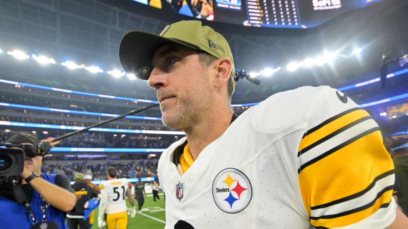 Aaron Rodgers-Lamar Jackson Handshake Surfaces After Steelers-Ravens ...