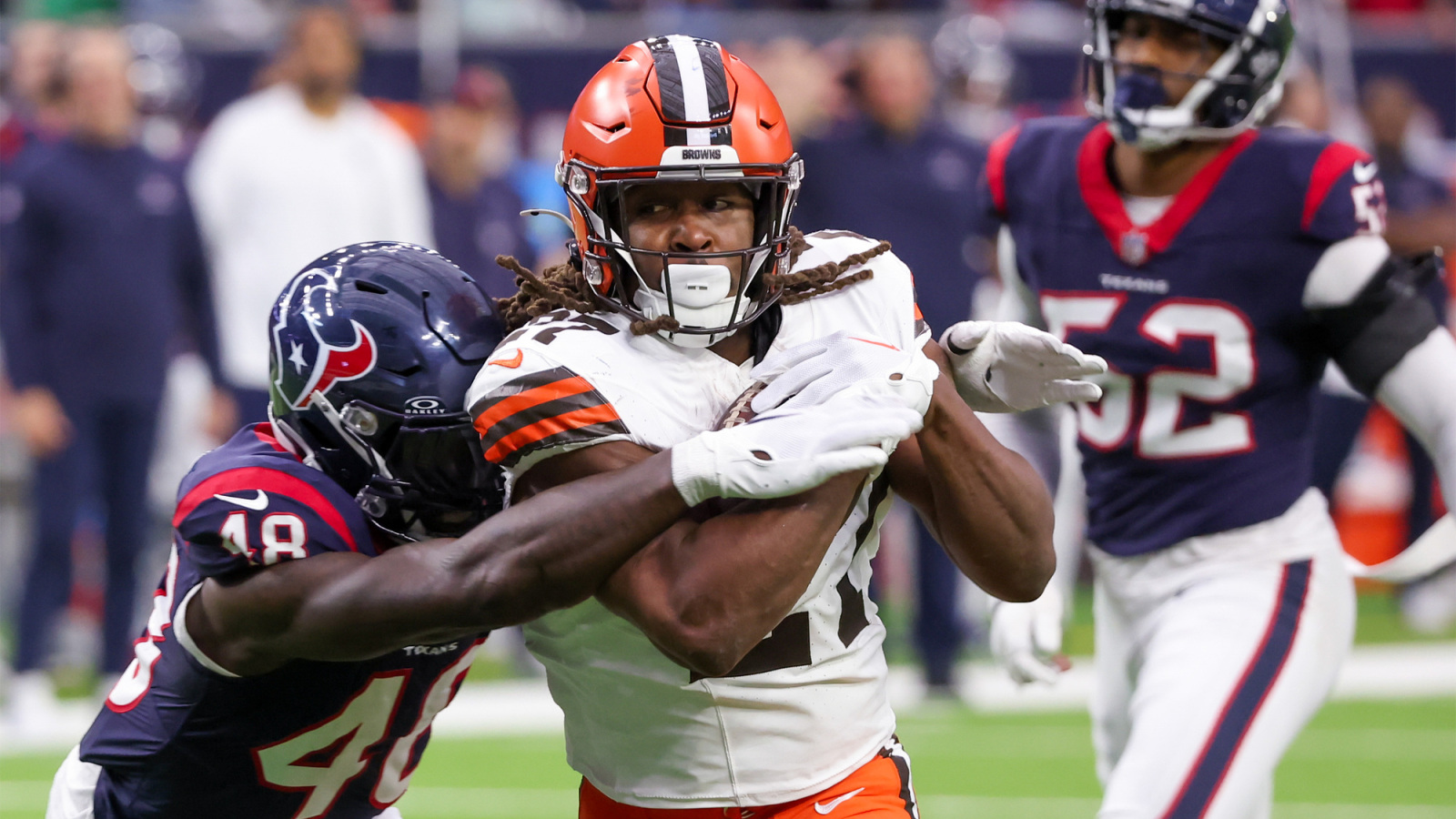 Eagles Could Target Former 1,300-Yard Back To Add Depth Behind Saquon ...