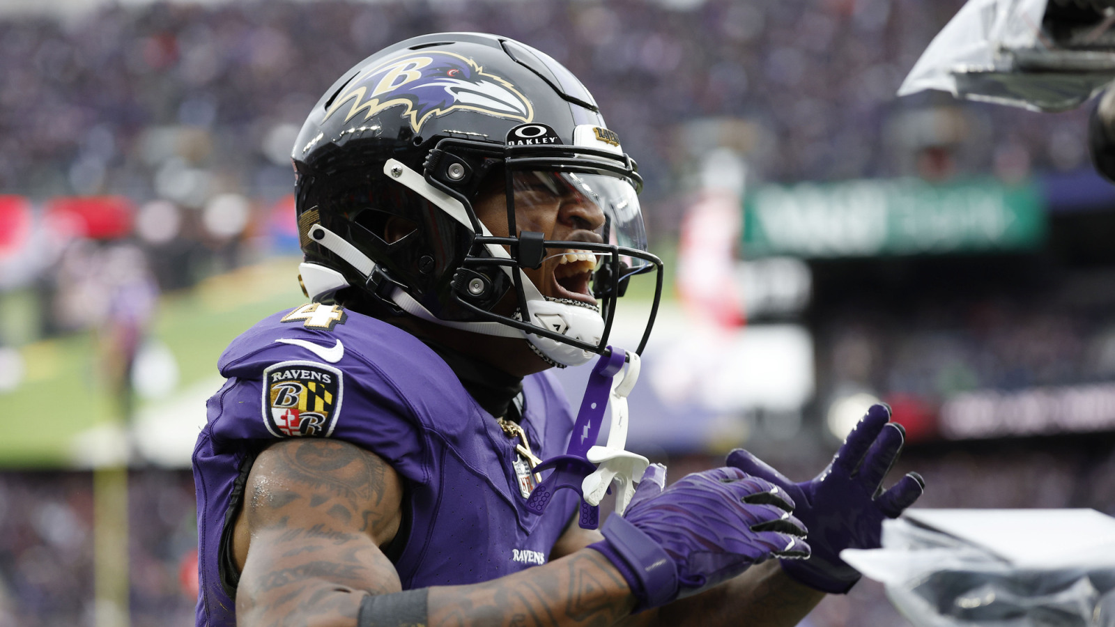 Watch: Flowers pays tribute to deceased Ravens WR after scoring first TD | Yardbarker
