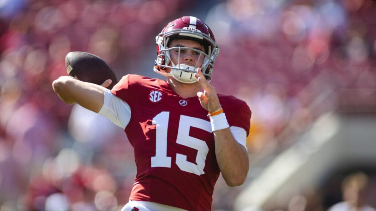 Watch: Big Man Alert! Alabama Runs Screen Pass to 359-Pound OT Kadyn ...