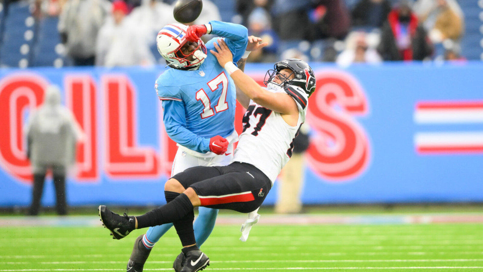 Former Dolphins Linebacker Signs With Browns | Yardbarker