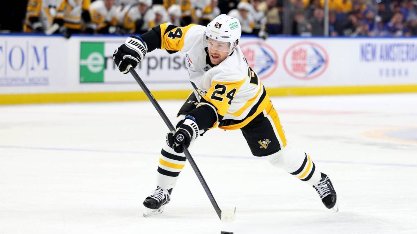 Penguins’ Matt Grzelcyk leaves game vs. Rangers with upper-body injury | Yardbarker