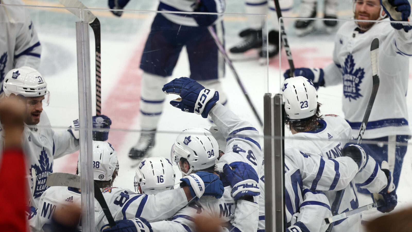 Matthews wins race to 30, Maple Leafs sweep back-to-back with overtime ...
