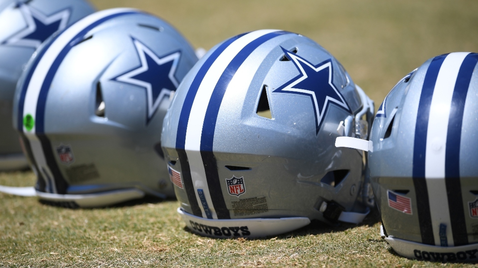 Dallas Cowboys sign all but one rookie ahead of minicamp | Yardbarker