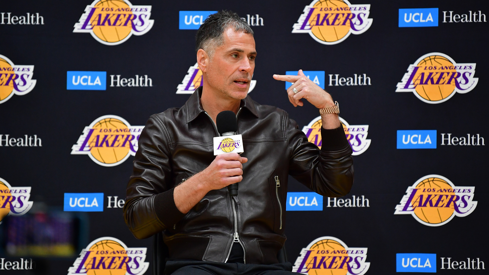 Lakers ‘In Talks’ To Get Another Center After Signing Deandre Ayton ...