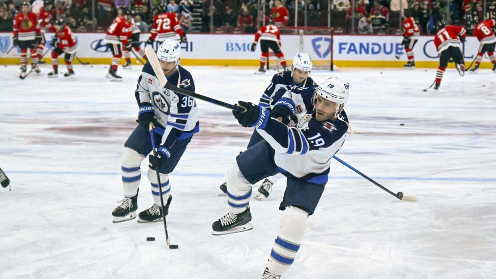 Blackhawks halt 3-game skid with shutout win over Jets | Yardbarker