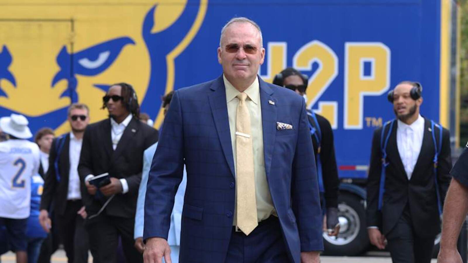 Pitt HC Responds to Louisville Ball Boy Incident | Yardbarker