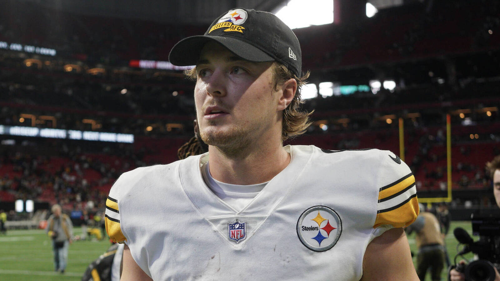 Kenny Pickett to rock George Pickens' ski mask in Week 16 | Yardbarker