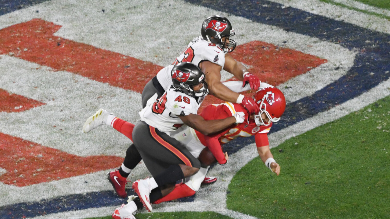 Buccaneer who sacked Patrick Mahomes in Super Bowl LV signs with ...