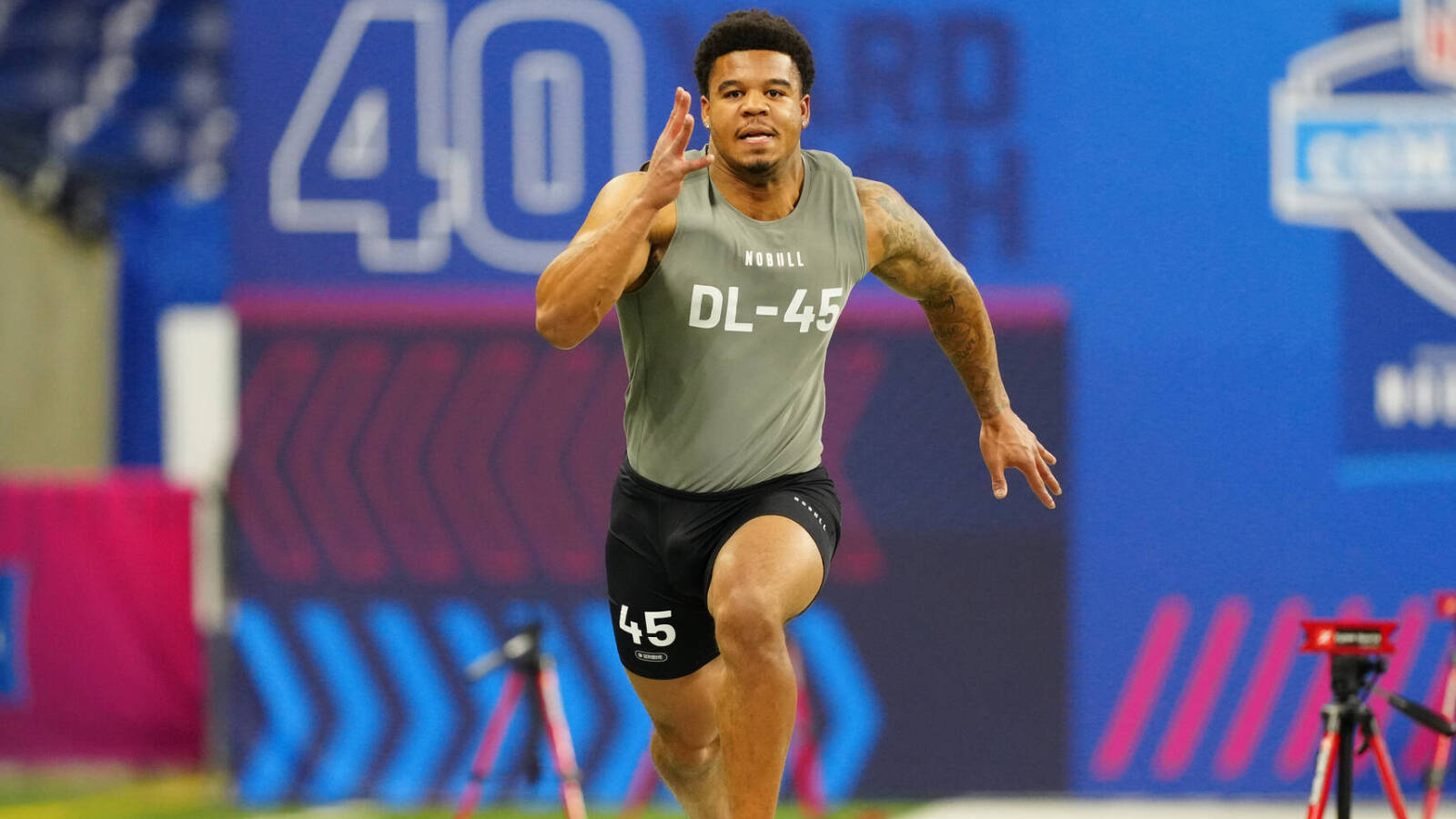 Watch: PSU edge-rusher runs insane 40-yard dash at combine | Yardbarker