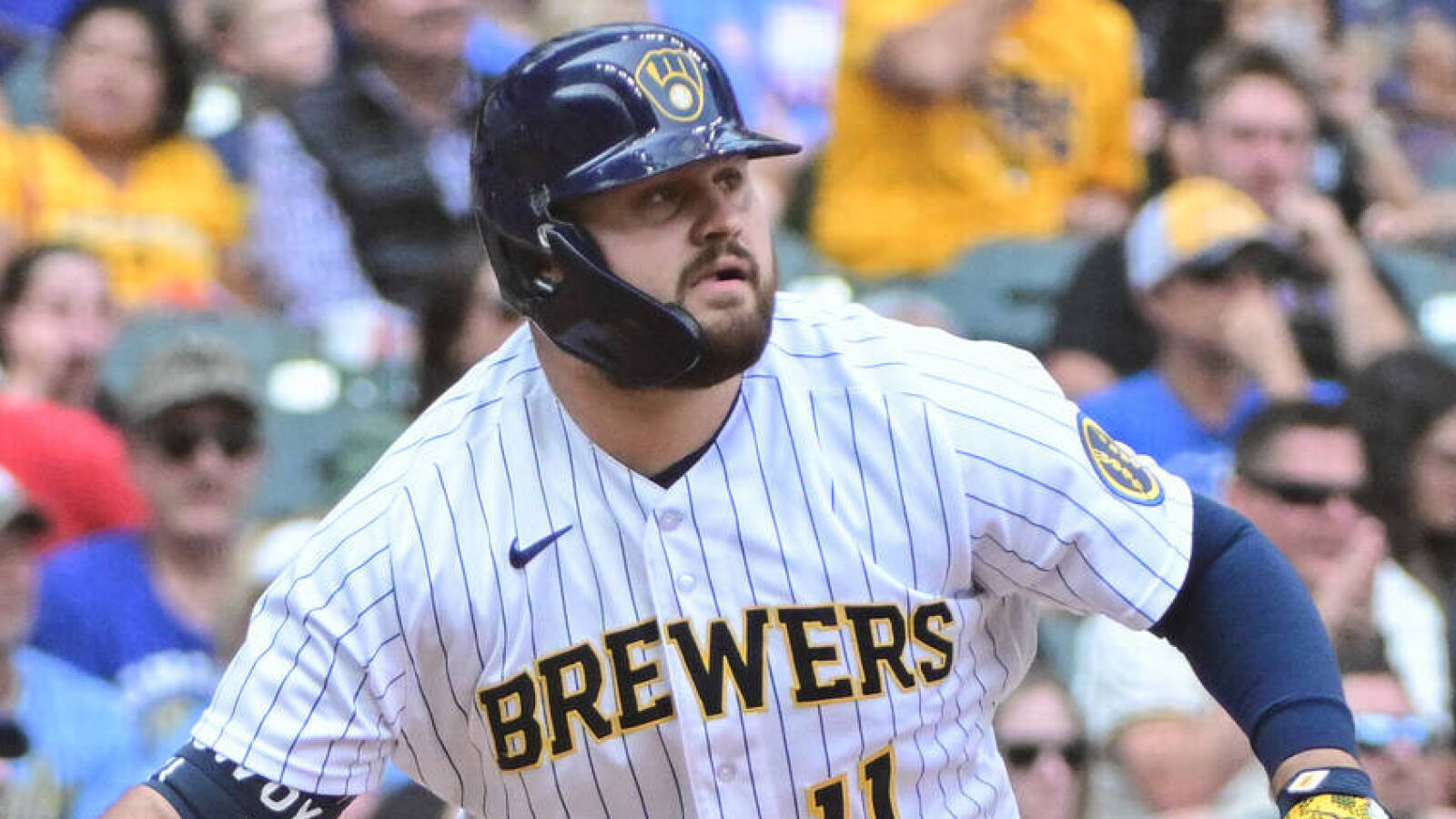 Brewers 1B injured in bizarre batting practice incident | Yardbarker
