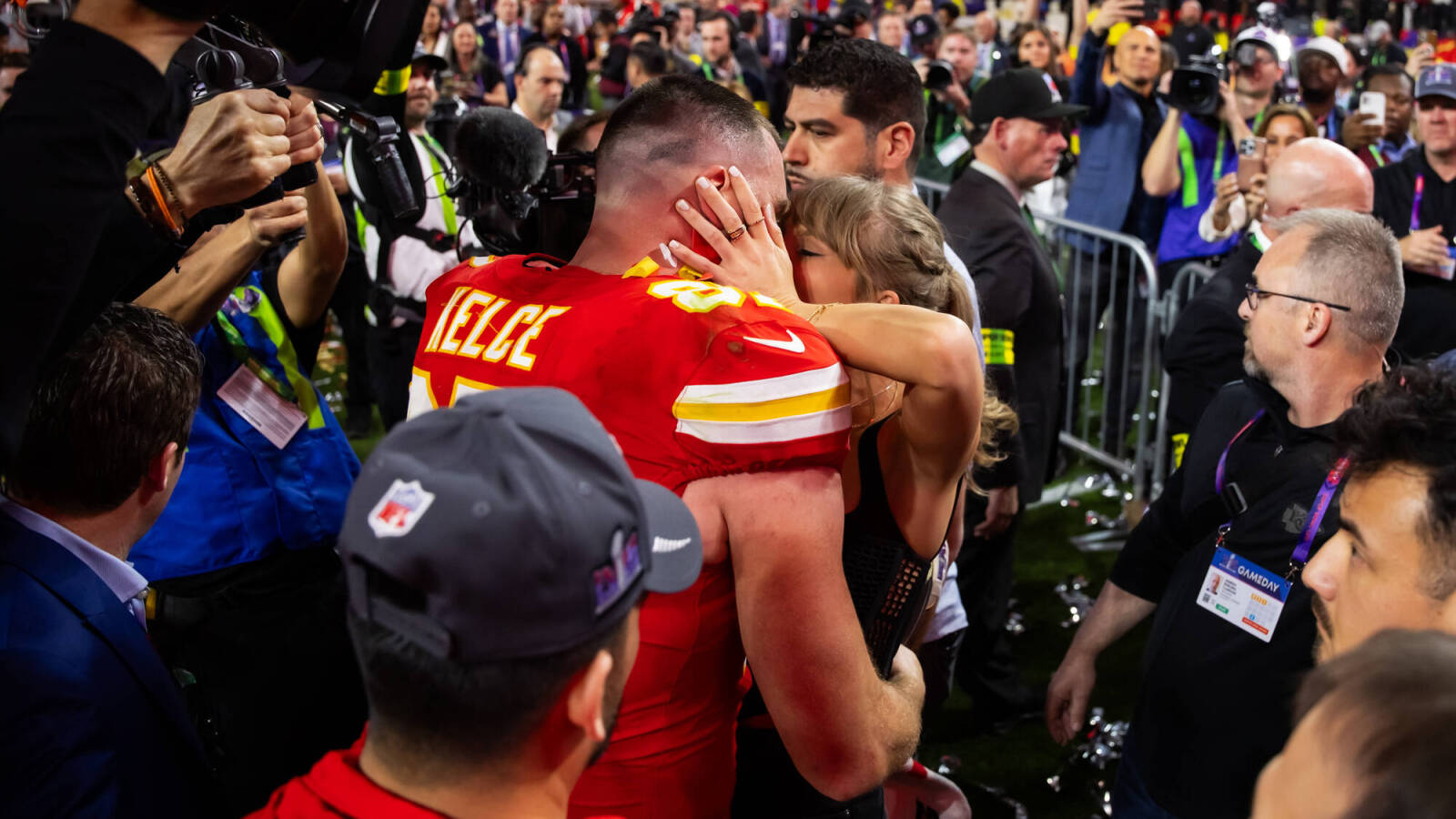 The best Taylor Swift-Travis Kelce memes from Super Bowl LVIII | Yardbarker