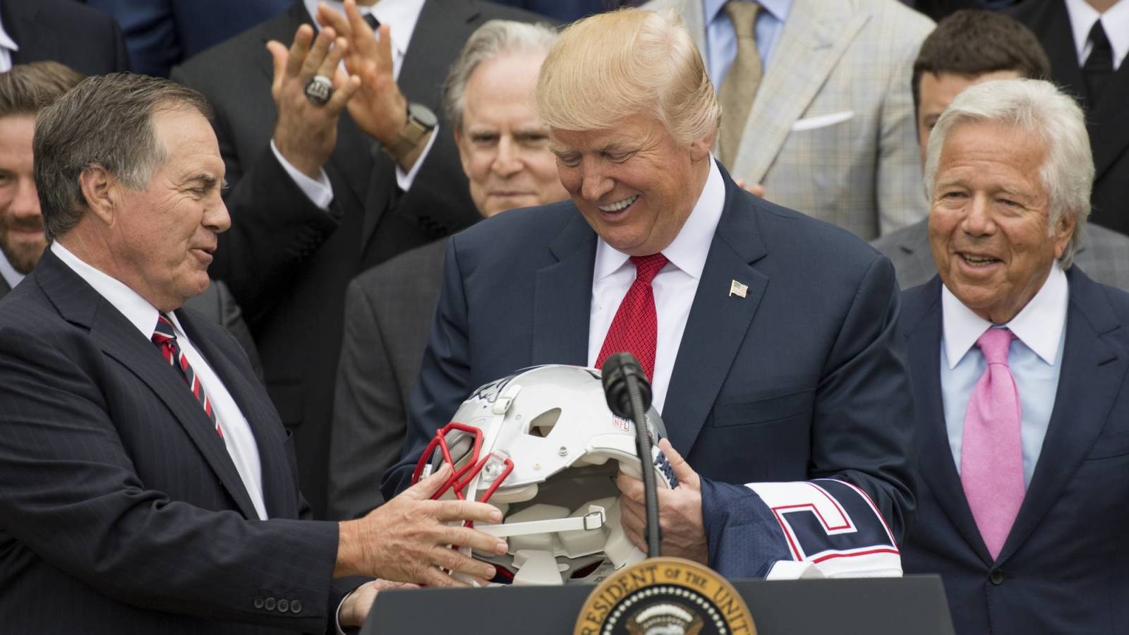 Trump offered senator money to end Pats' Spygate investigation ...