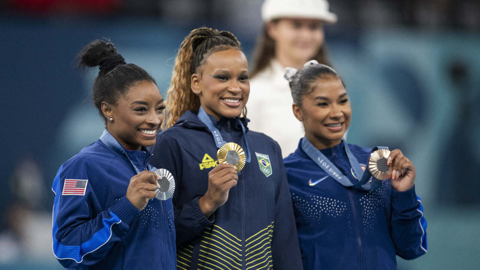 Simone Biles Y Jordan Chiles Explican Su Reverencia A Rebeca Andrade En