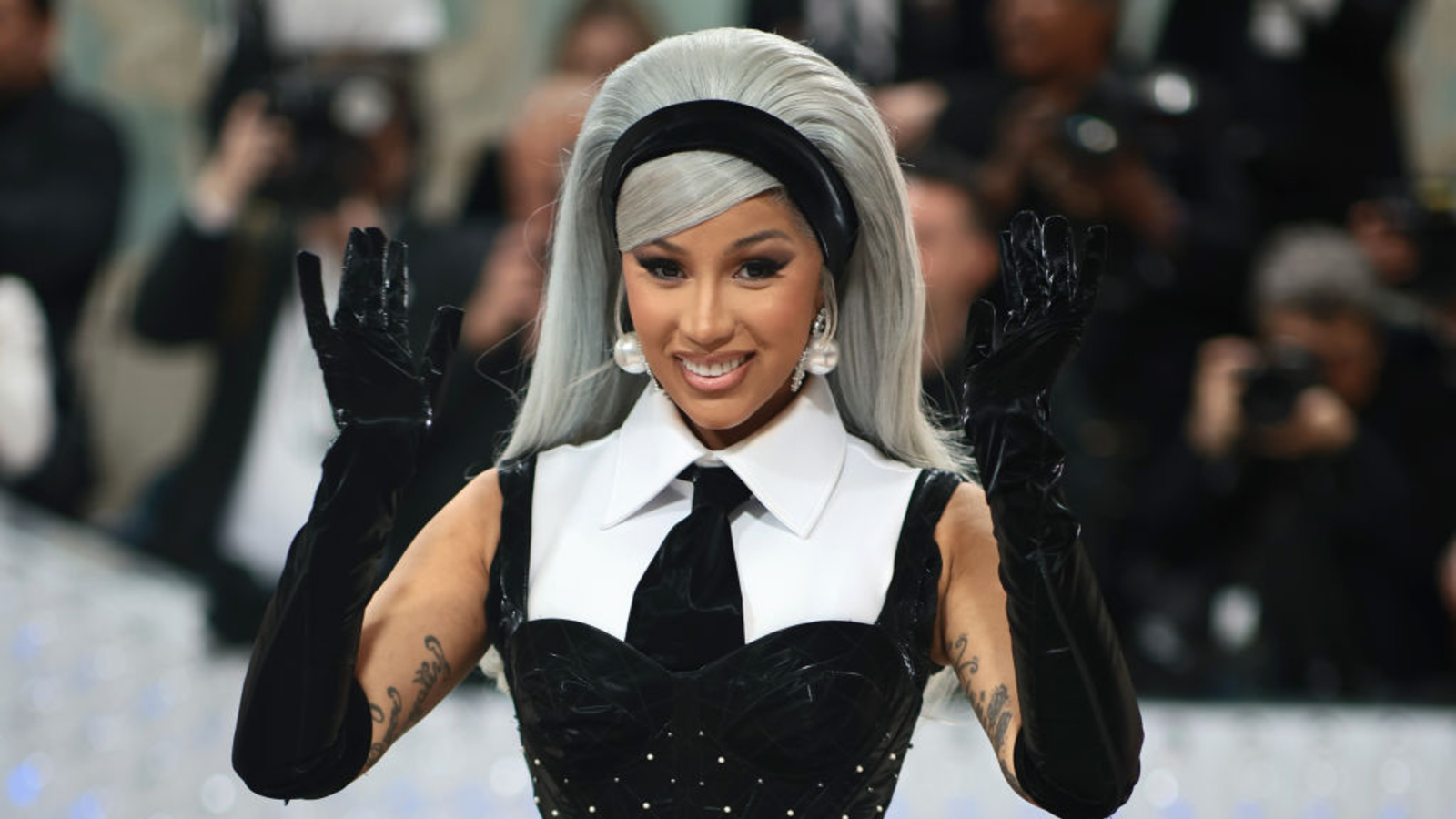 Cardi B Breaks Down on Instagram Live, Slams Child Protective Services ...