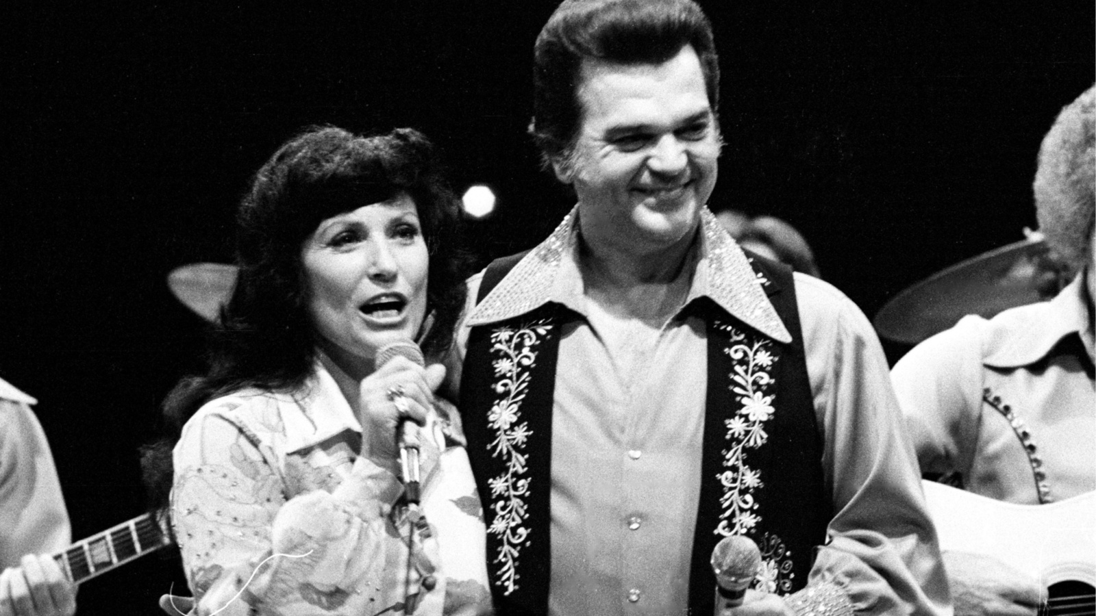 Yee-haha: These 20 country music songs are hilarious | Yardbarker