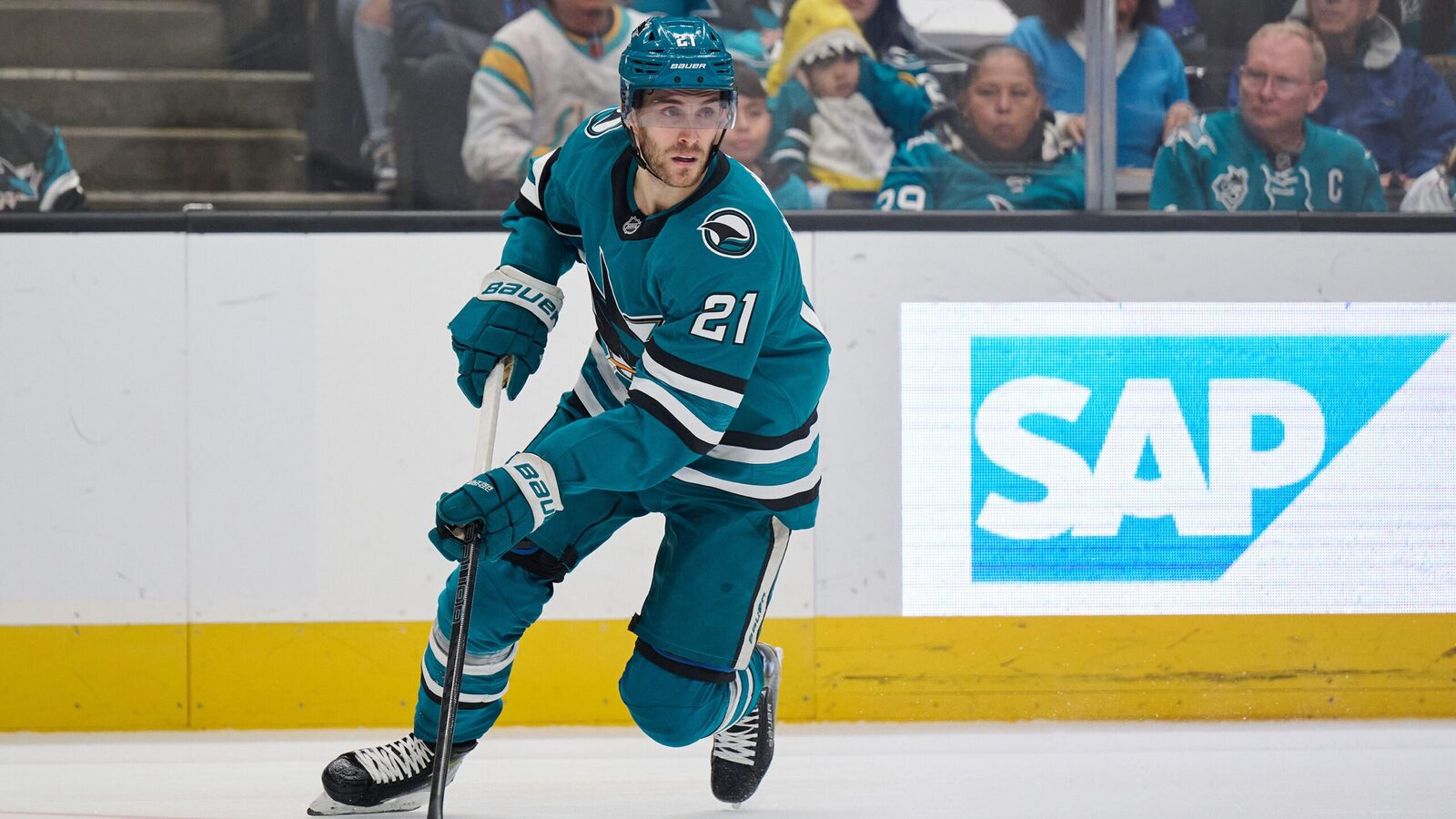 Sharks’ Alex Wennberg day-to-day with upper-body injury | Yardbarker