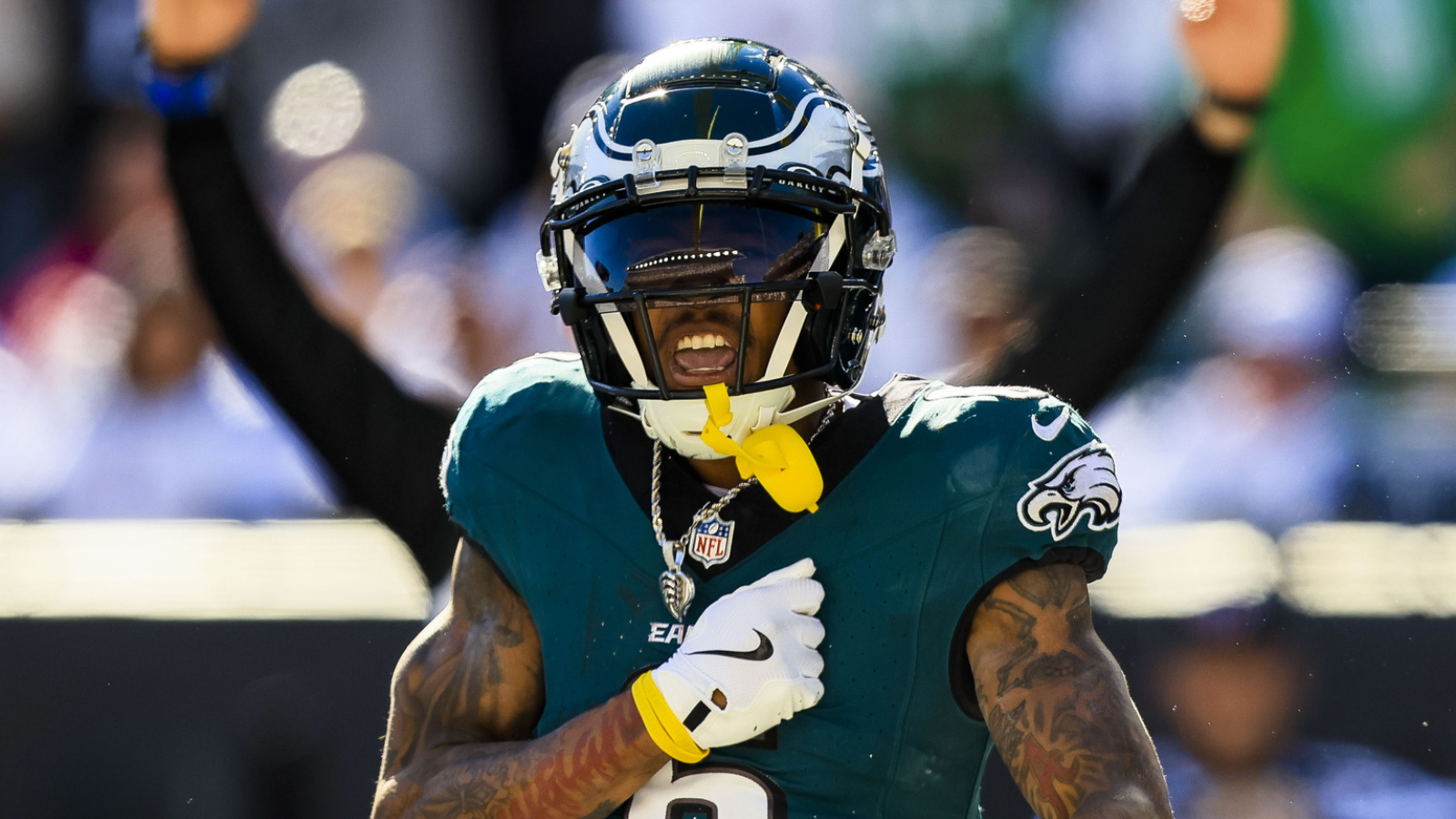 Watch: DeVonta Smith makes incredible one-handed TD catch | Yardbarker