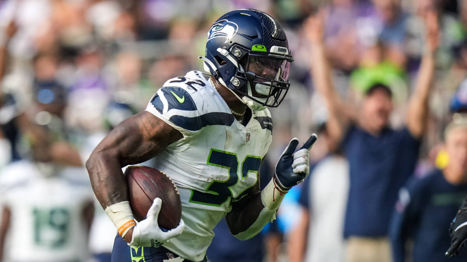 Seahawks RB Chris Carson retiring due to neck injury | Yardbarker