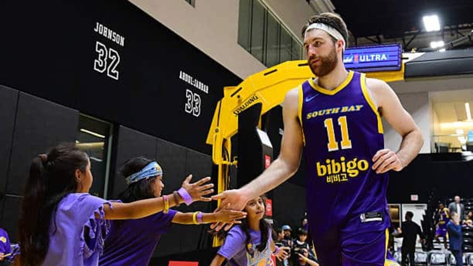 Lakers Sign Drew Timme To Two-Way Contract; Waive Christian Koloko | Yardbarker