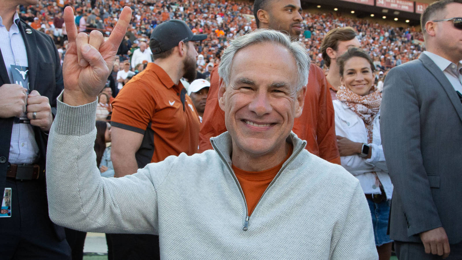 Texas Gov.: Pro sports, with some fans, will return in June | Yardbarker