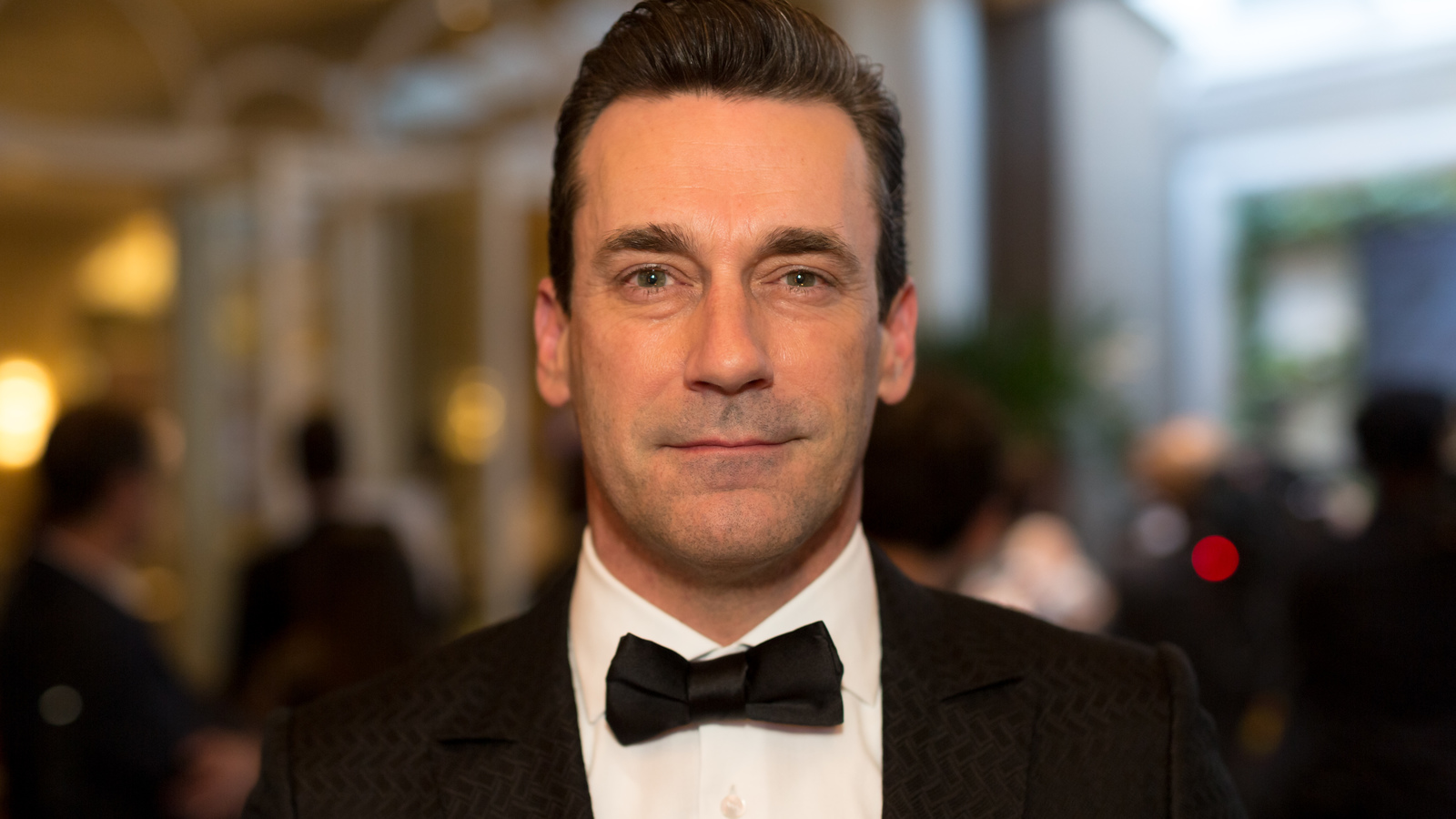 Jon Hamm: A star waiting on the right pitch to swing | Yardbarker