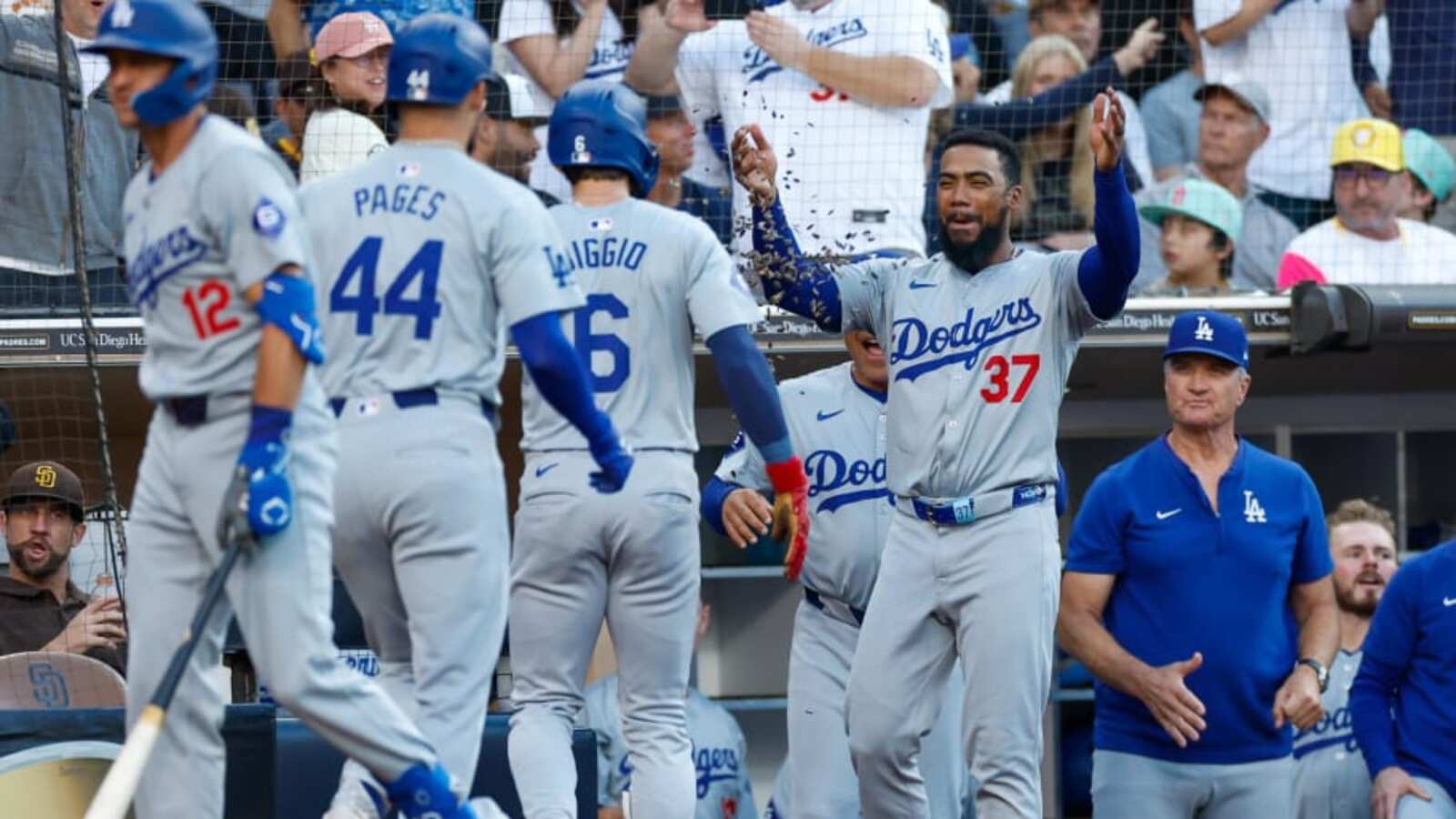 Infielder Recently Cut By Dodgers Signs With Giants | Yardbarker