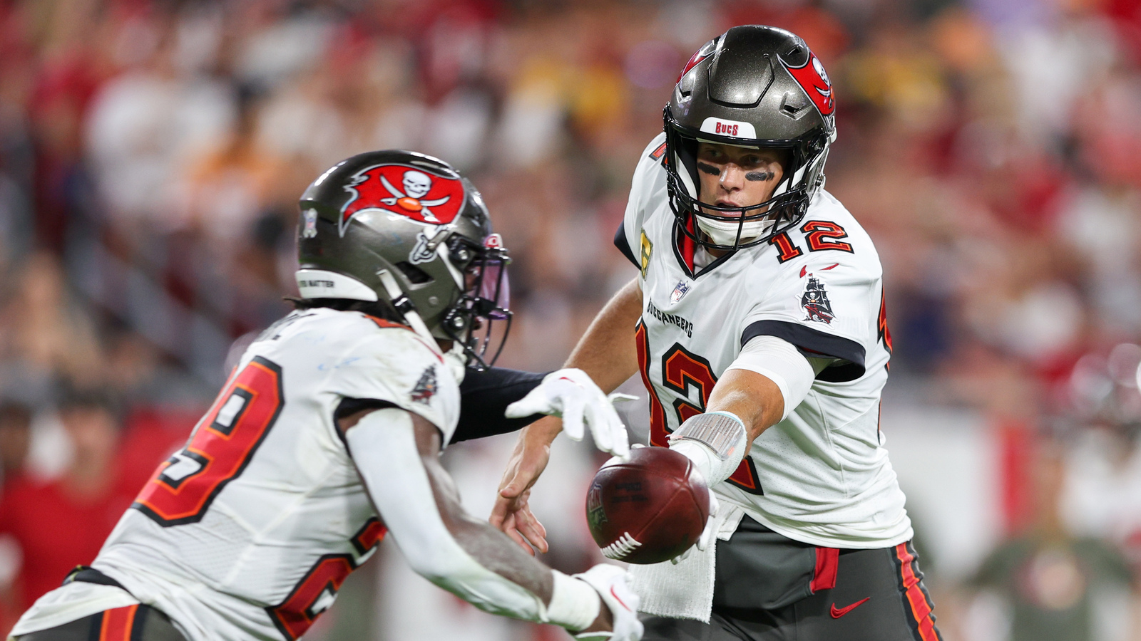 Video: Bucs' Rachaad White ragdolls DB Quandre Diggs with vicious stiff ...