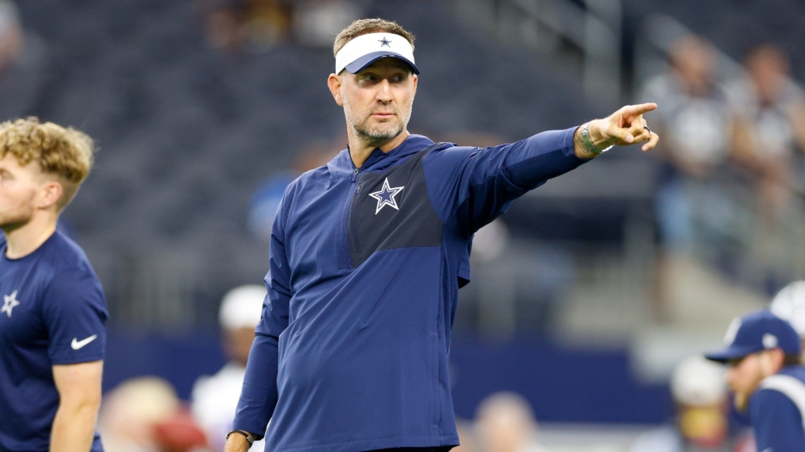 Cowboys HC Brian Schottenheimer reacts to Micah Parsons’ Packers debut ...