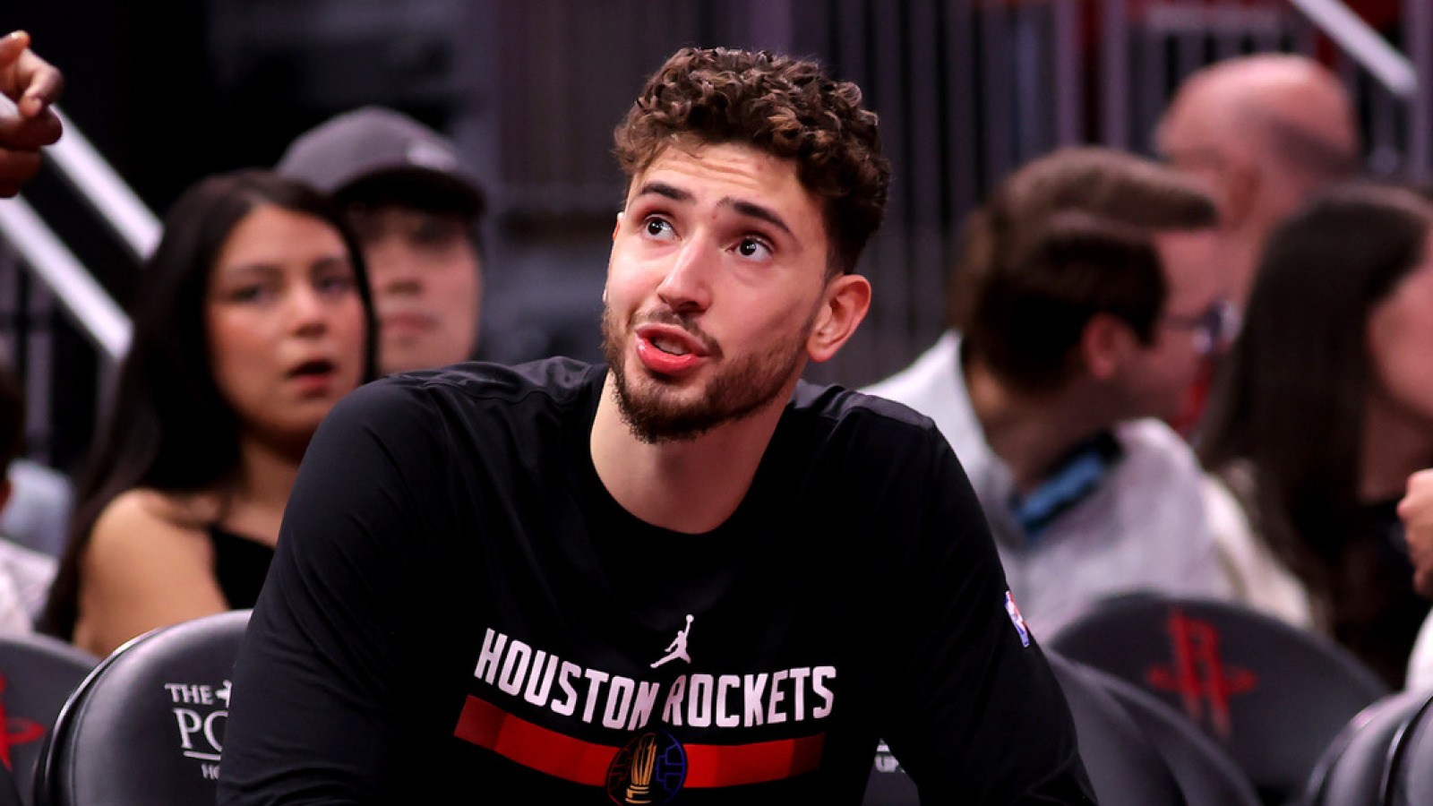 Rockets center takes over in OT to beat 76ers | Yardbarker