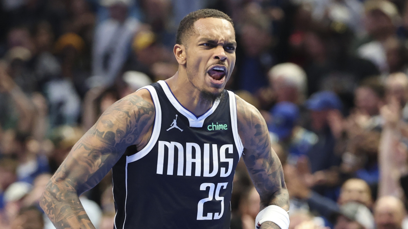 Watch: Three players ejected after ugly Suns-Mavericks brawl | Yardbarker