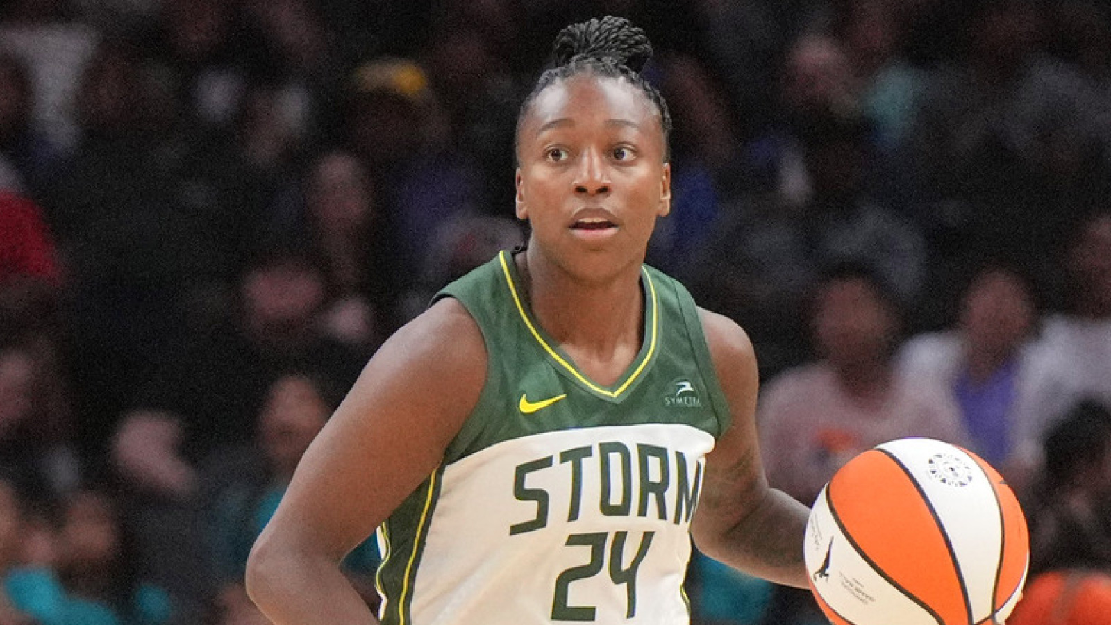 Report: Three-team WNBA trade has Loyd, Plum on move | Yardbarker