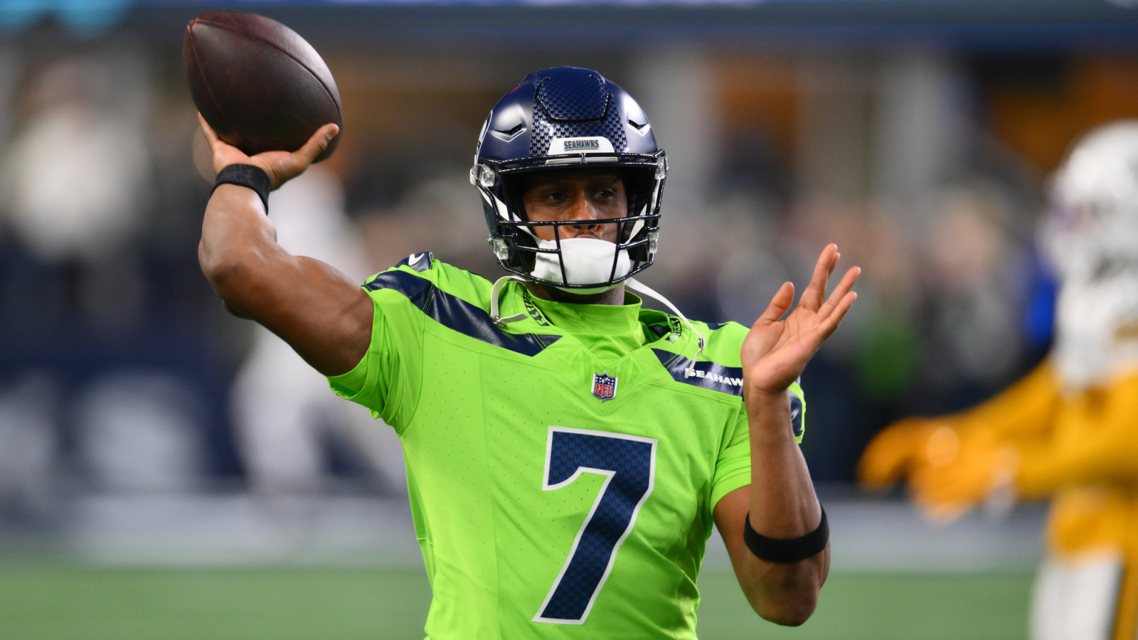 NFL insider sheds light on contract situation between Smith, Raiders ...