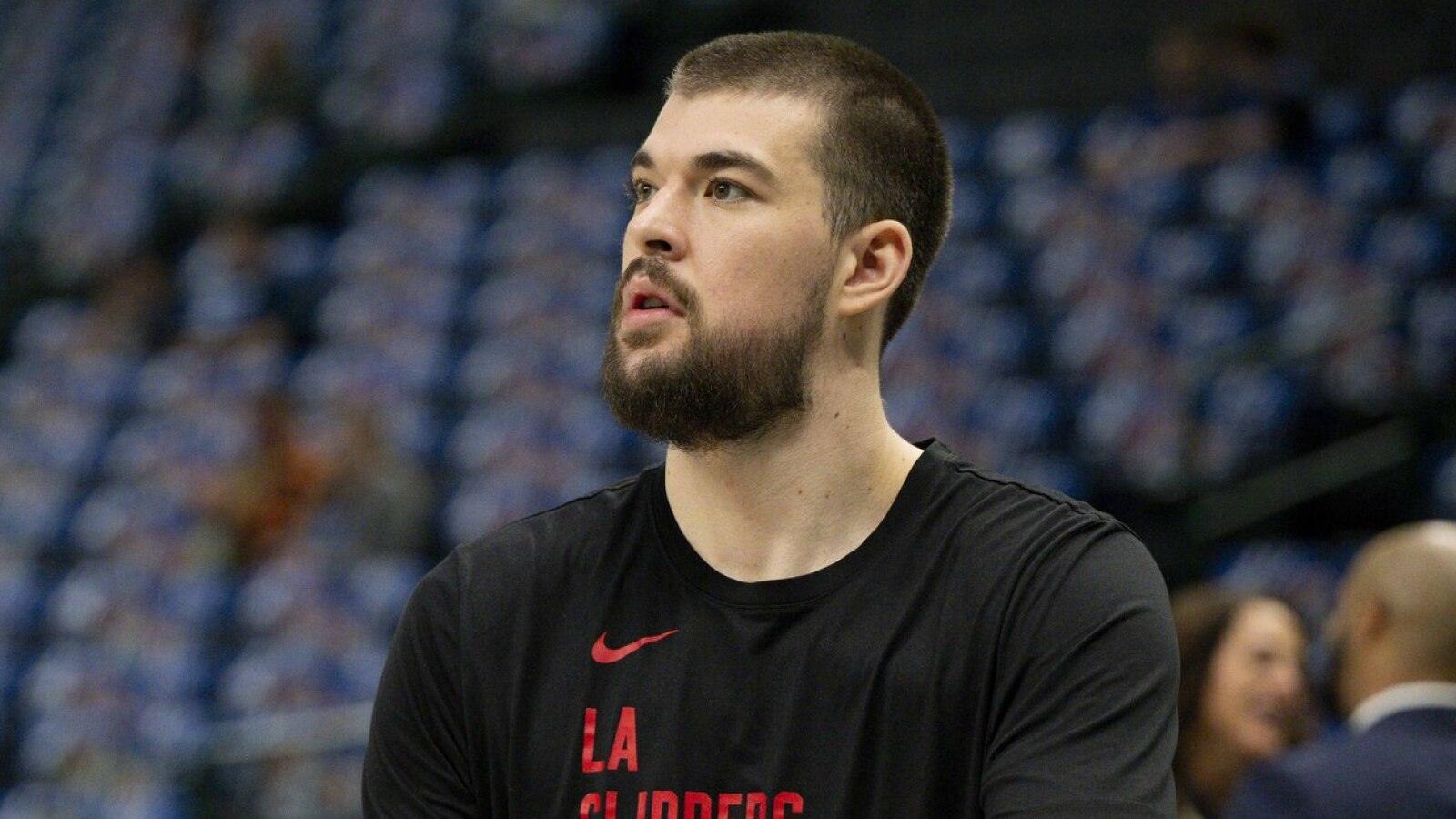 Clippers lock up starting center for long haul | Yardbarker