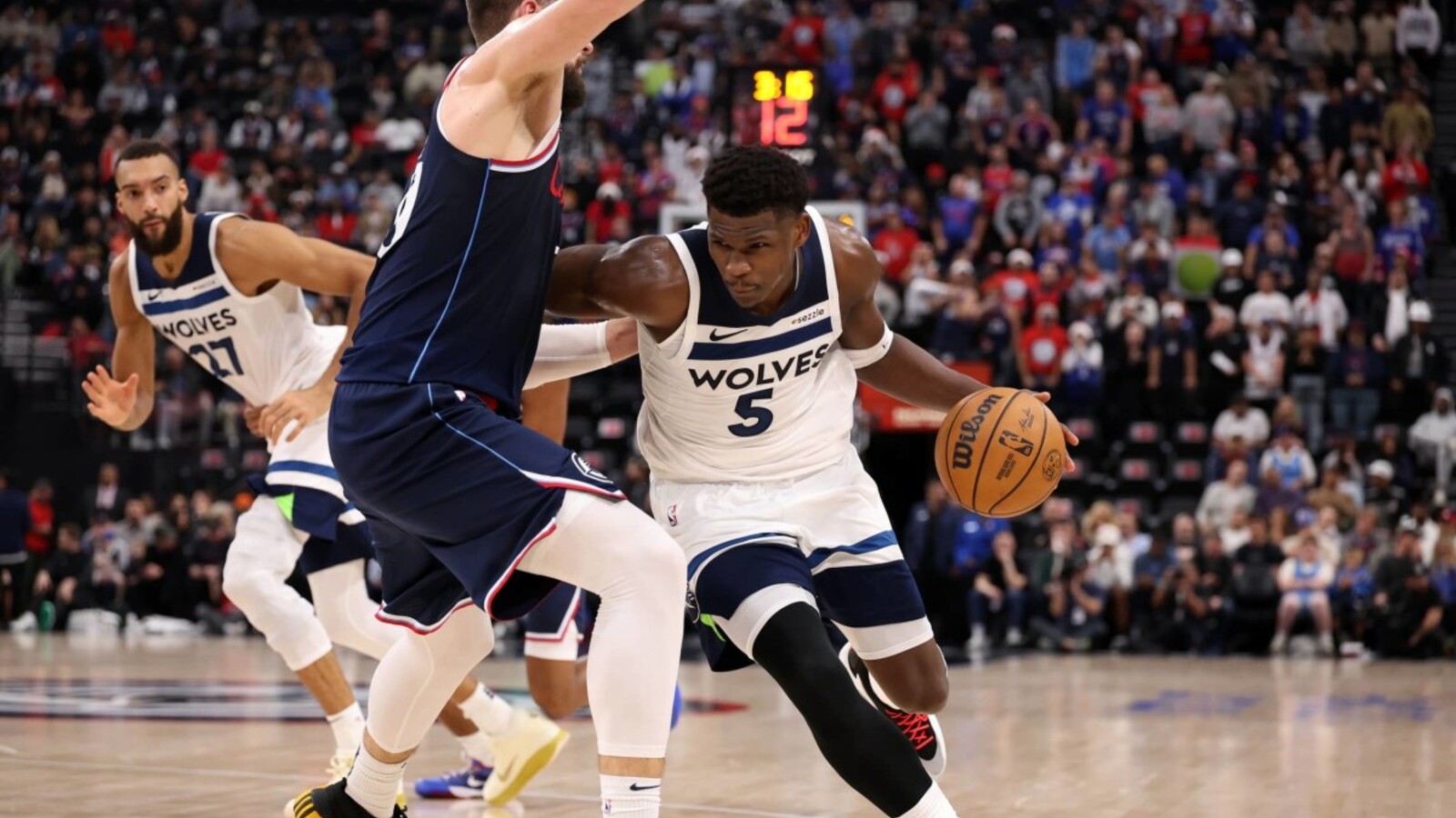 Instant Analysis: Timberwolves Dominate Clippers In Defensive ...