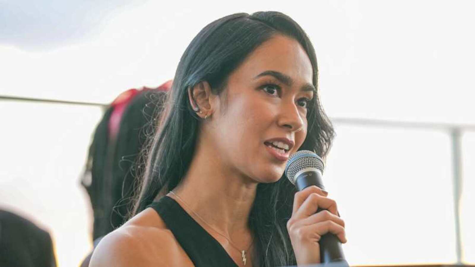 AJ Lee Makes Highly Anticipated Return On WWE SmackDown | Yardbarker