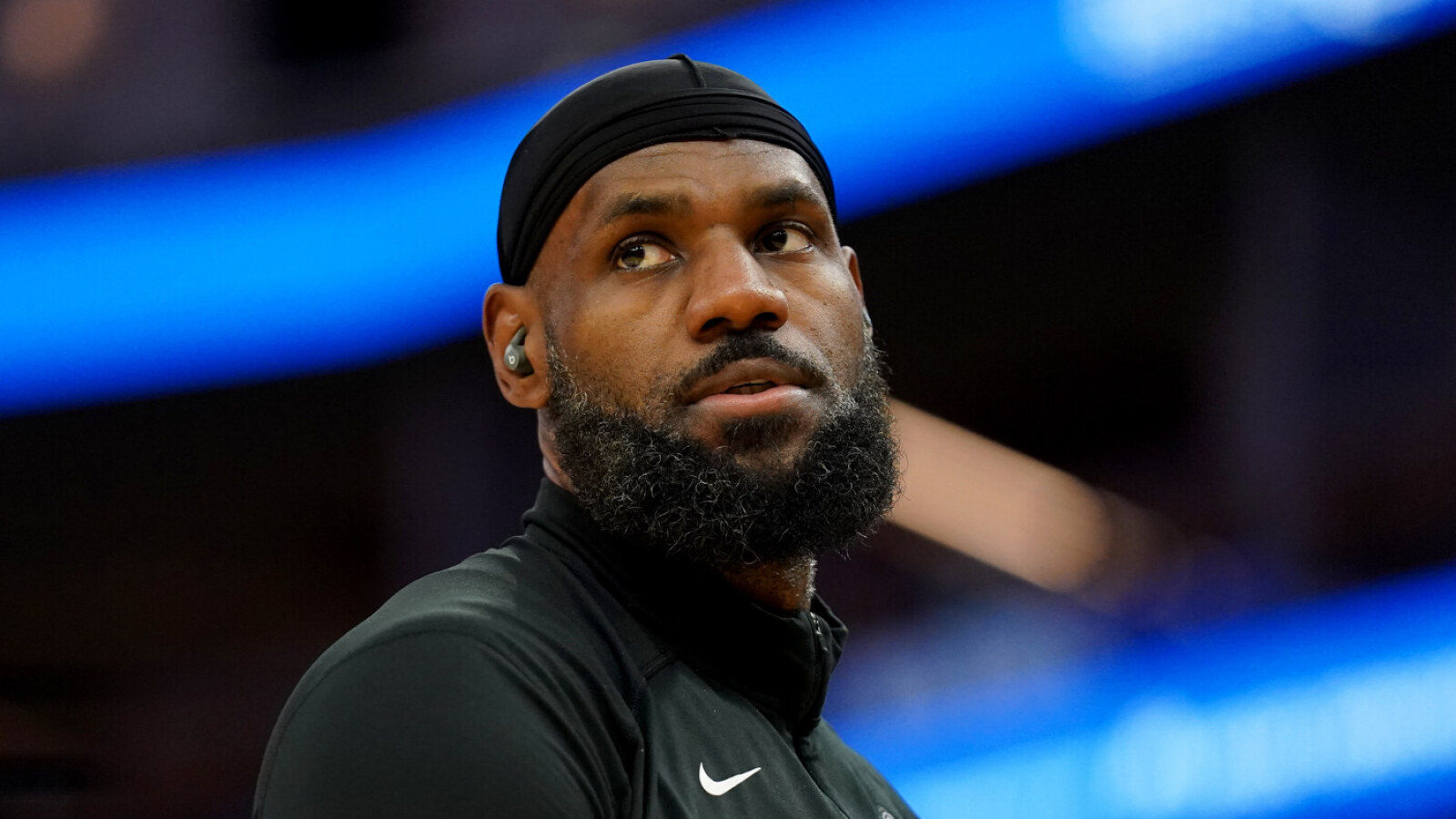 LeBron James calls out Browns fans' 'lame' booing of Deshaun Watson ...