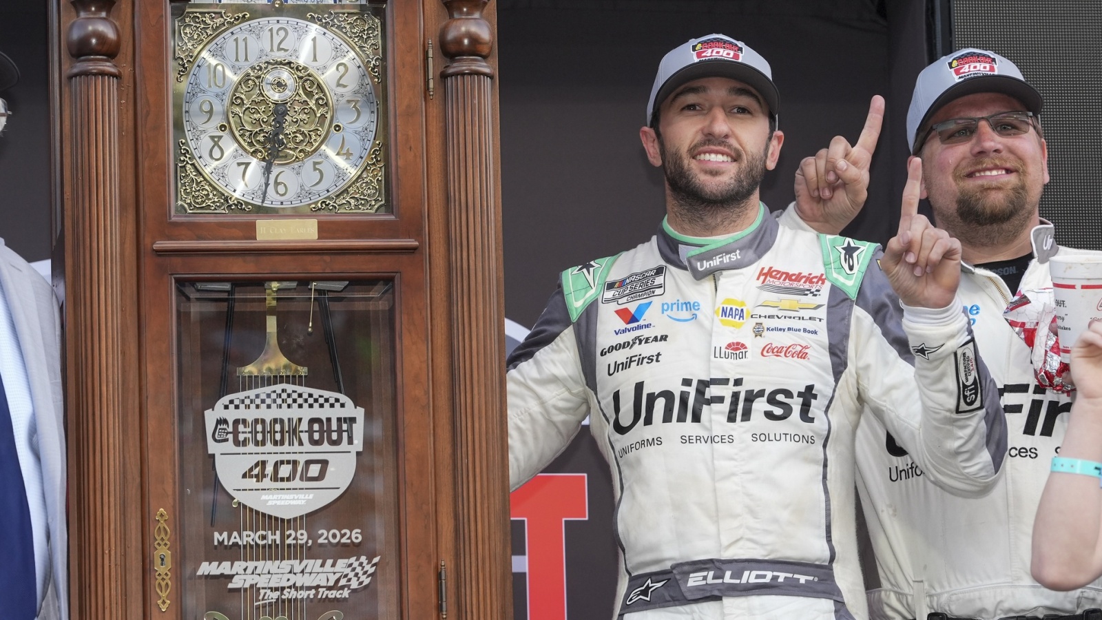 Chase Elliott wins Cook Out 400 at Martinsville | Yardbarker