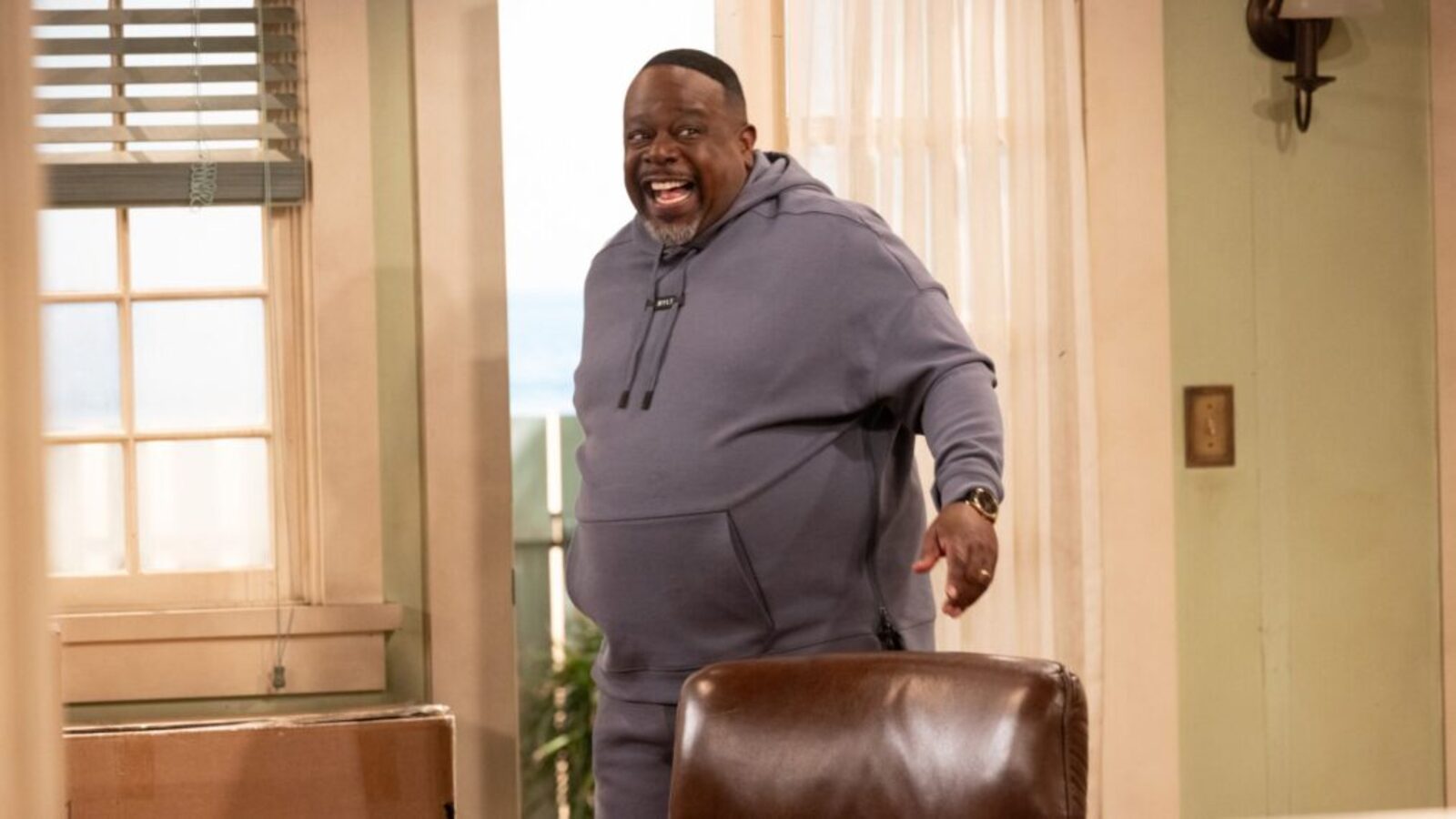 Cedric The Entertainer on ‘The Neighborhood’ Season 8 Hopes, Canceled ...