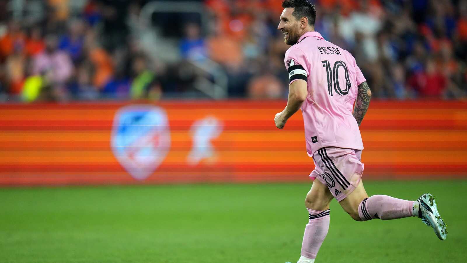 New ‘leaked’ footage reveals what Messi really said to Weghorst ...