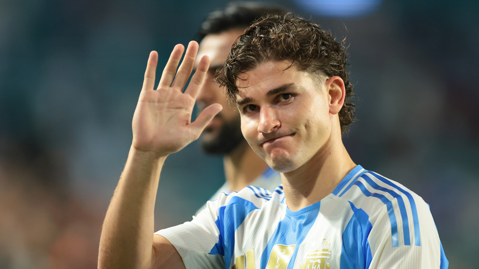 Julian Alvarez shuns PSG to spark sensational Barcelona transfer dream ...