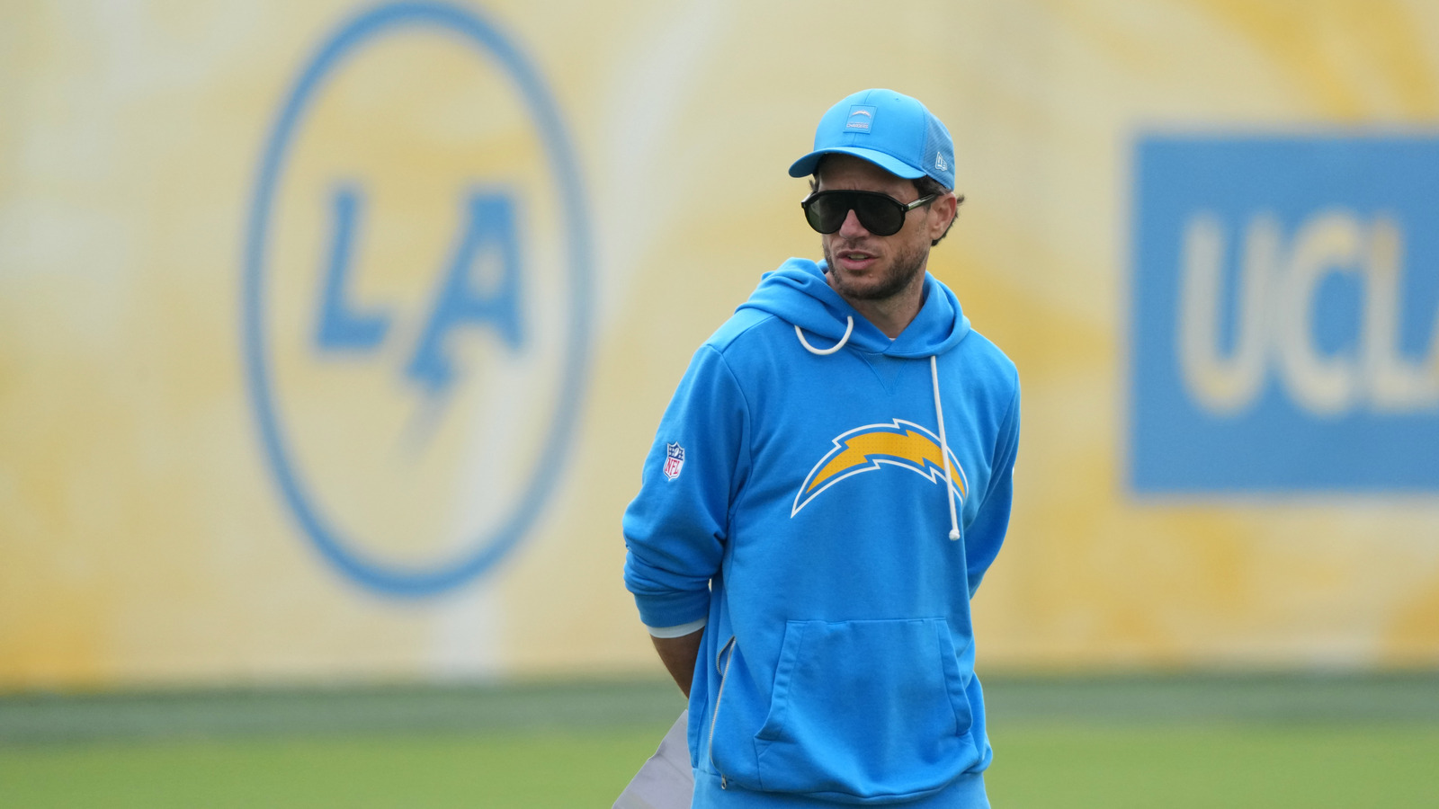 AFC Notes: Mike McDaniel, Joe Alt, Rashawn Slater, Broncos, Chargers ...