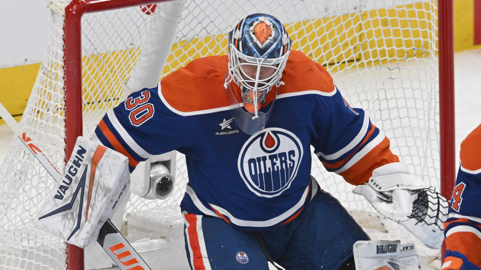 Oilers Make Crucial Decision in Net Ahead of Must-Win Game 3 | Yardbarker